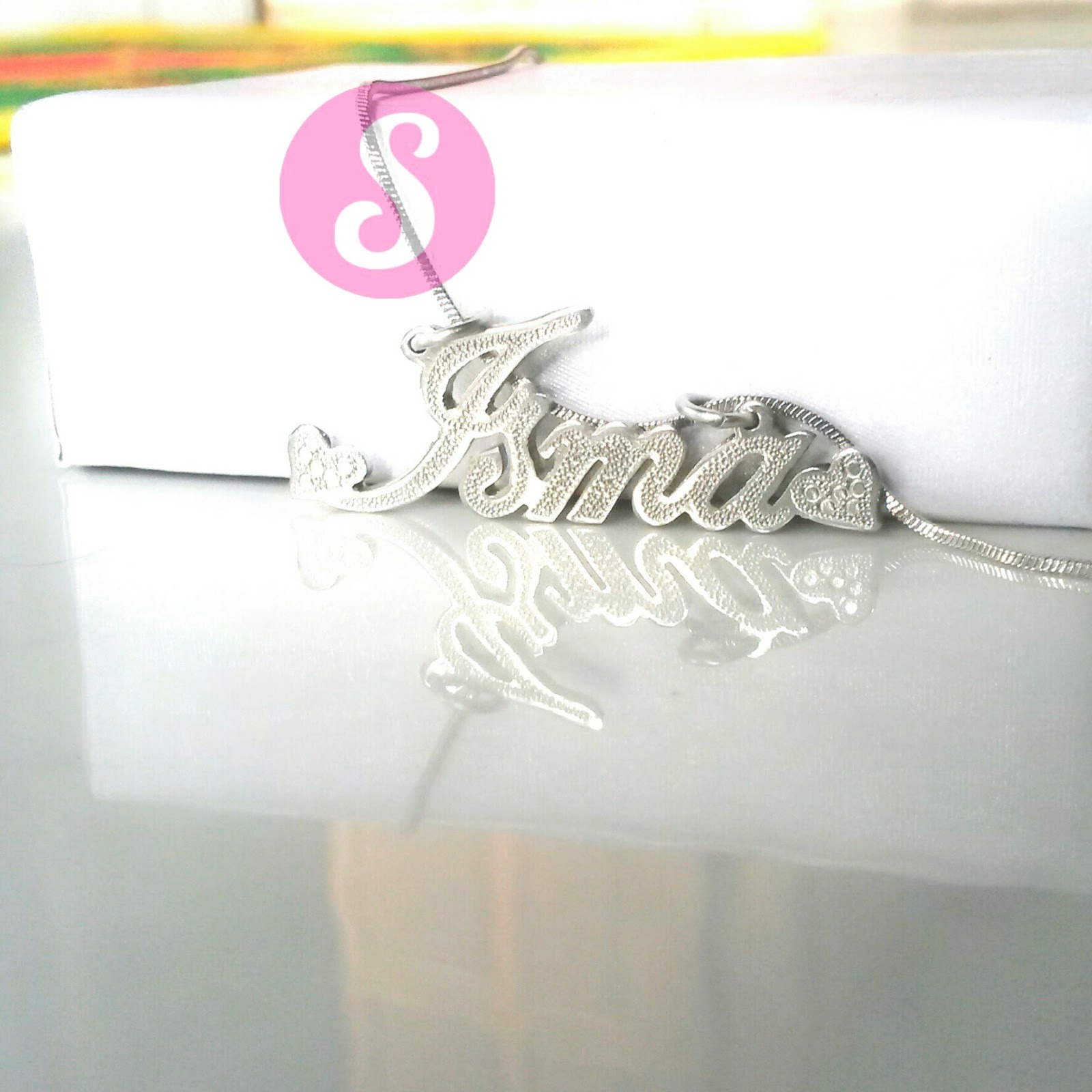 Kalung Nama Monel Silver Grafir - Isma | Tempat Pembuatan Kalung Nama