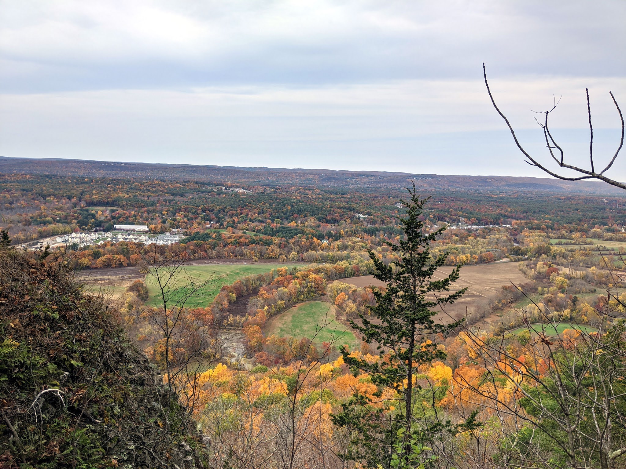 Katie Wanders : Heublein Tower/Talcott Mountain, Simsbury - CT Best Hikes