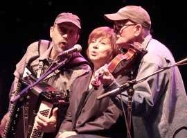 FAMILY HISTORY CHANNEL : Country singer Dawn Sears dies