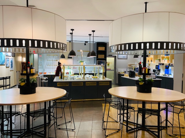 Review: Emirates EK210 First Class Boeing 777-300ER Newark to Athens ...