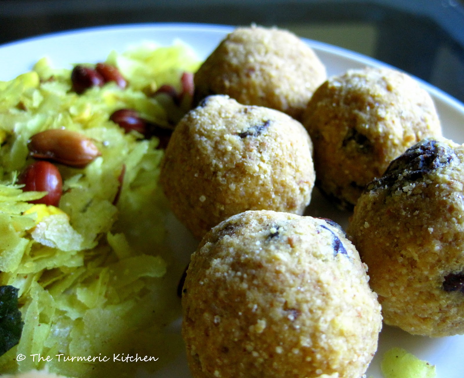 The Turmeric Kitchen: The joyous treat - Besan Sooji / Besan Rava ladoo