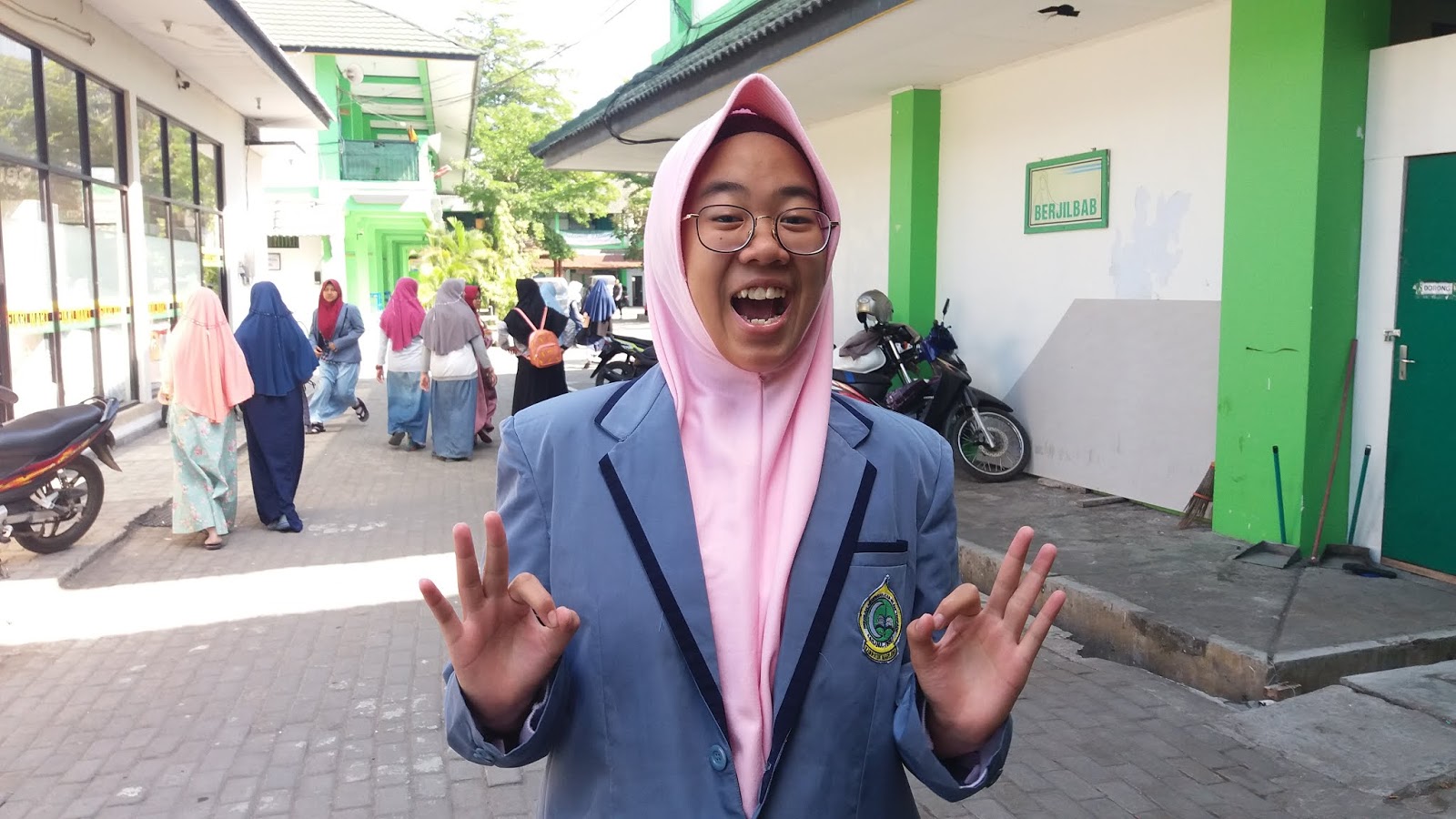 EDY SUSWANTO BUDAYA BANYUMAS: PUTRI CANTIKKU MONDOK DI PONOK PESANTREN ...