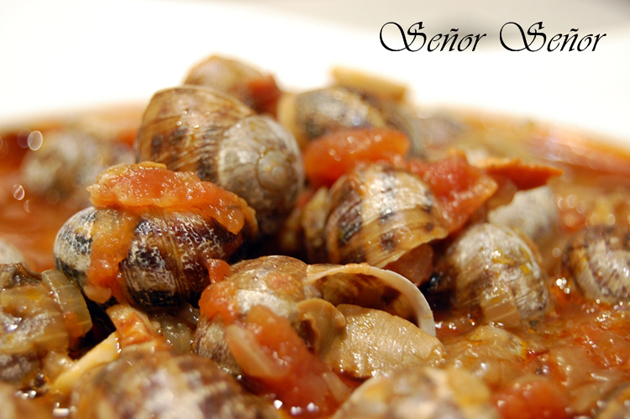 Caracoles en salsa, a la taza o con arroz, ¿cómo te gustan más? | Cocina