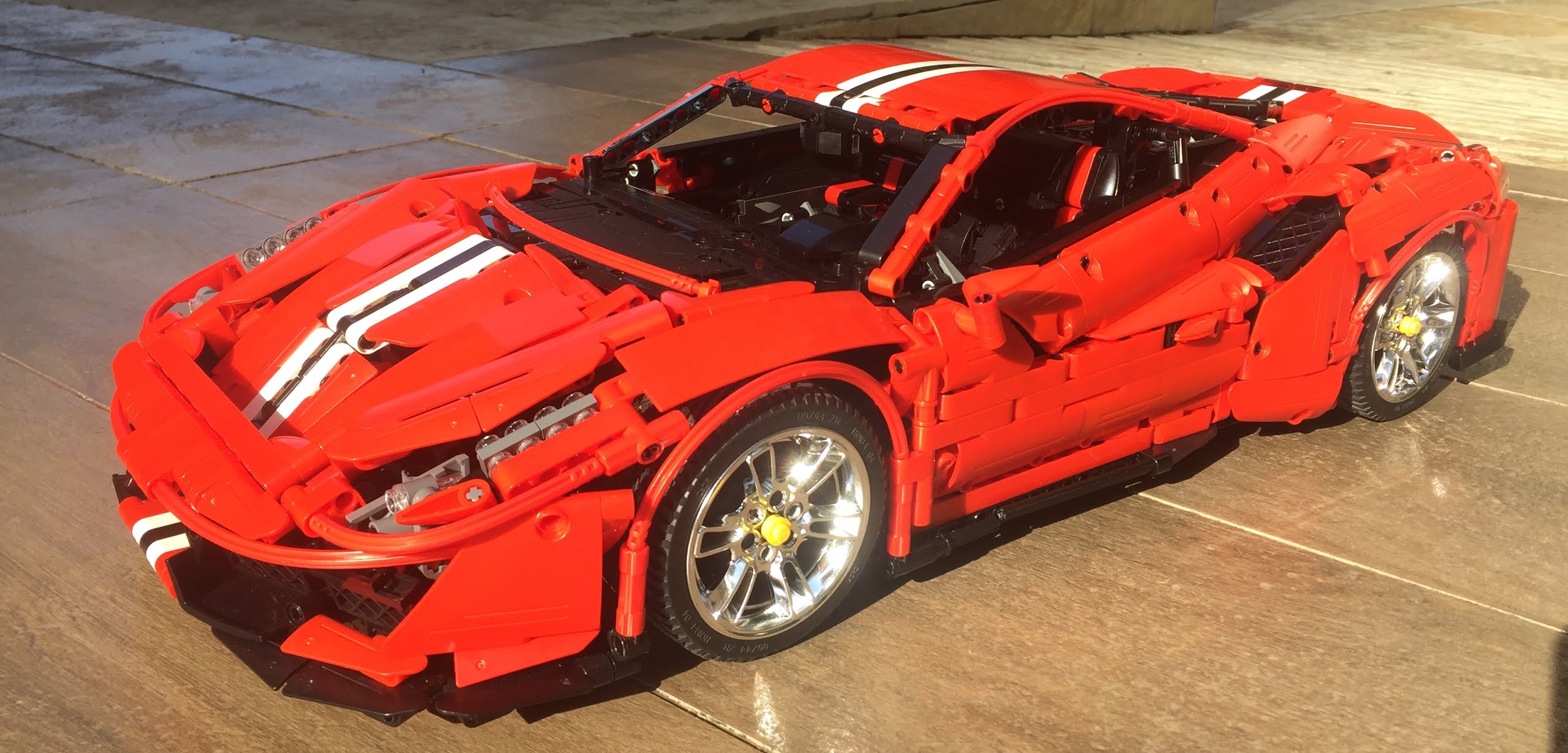 Review: CaDa Master Series C61042W (Ferrari 488)