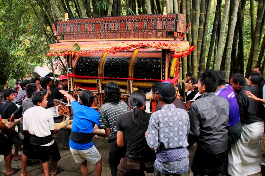 Wisata Budaya Upacara Adat Rambu Solo' Tana Toraja & Toraja Utara ...