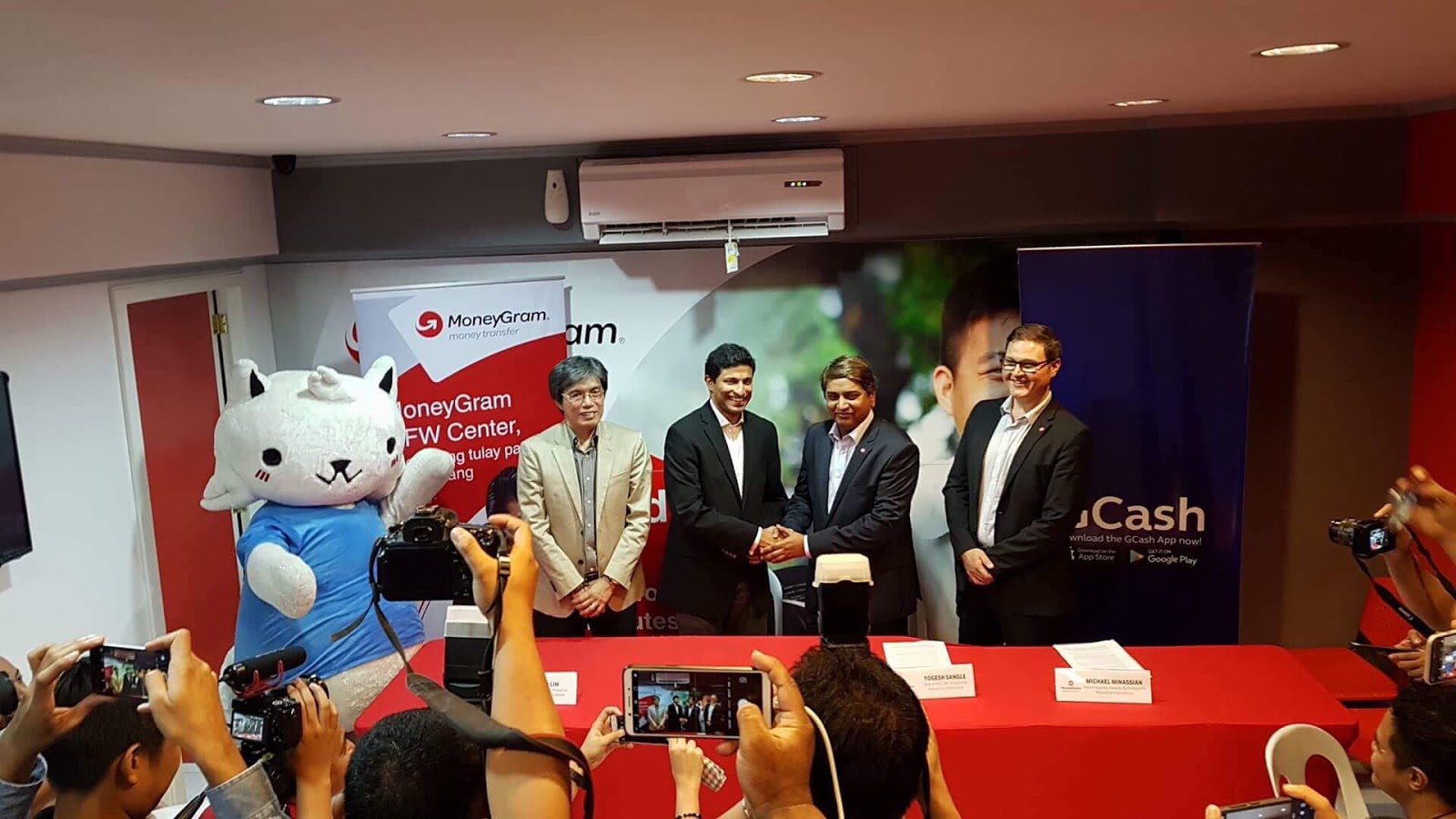 MoneyGram Partners with GCash ~ Viva Manilena