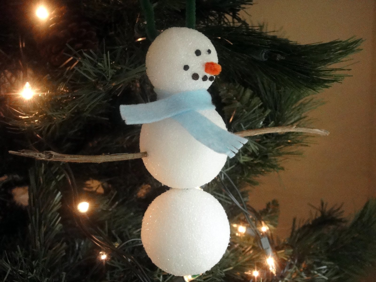 Fit2feelbetter: Christmas Craft #2-Styrofoam snowman