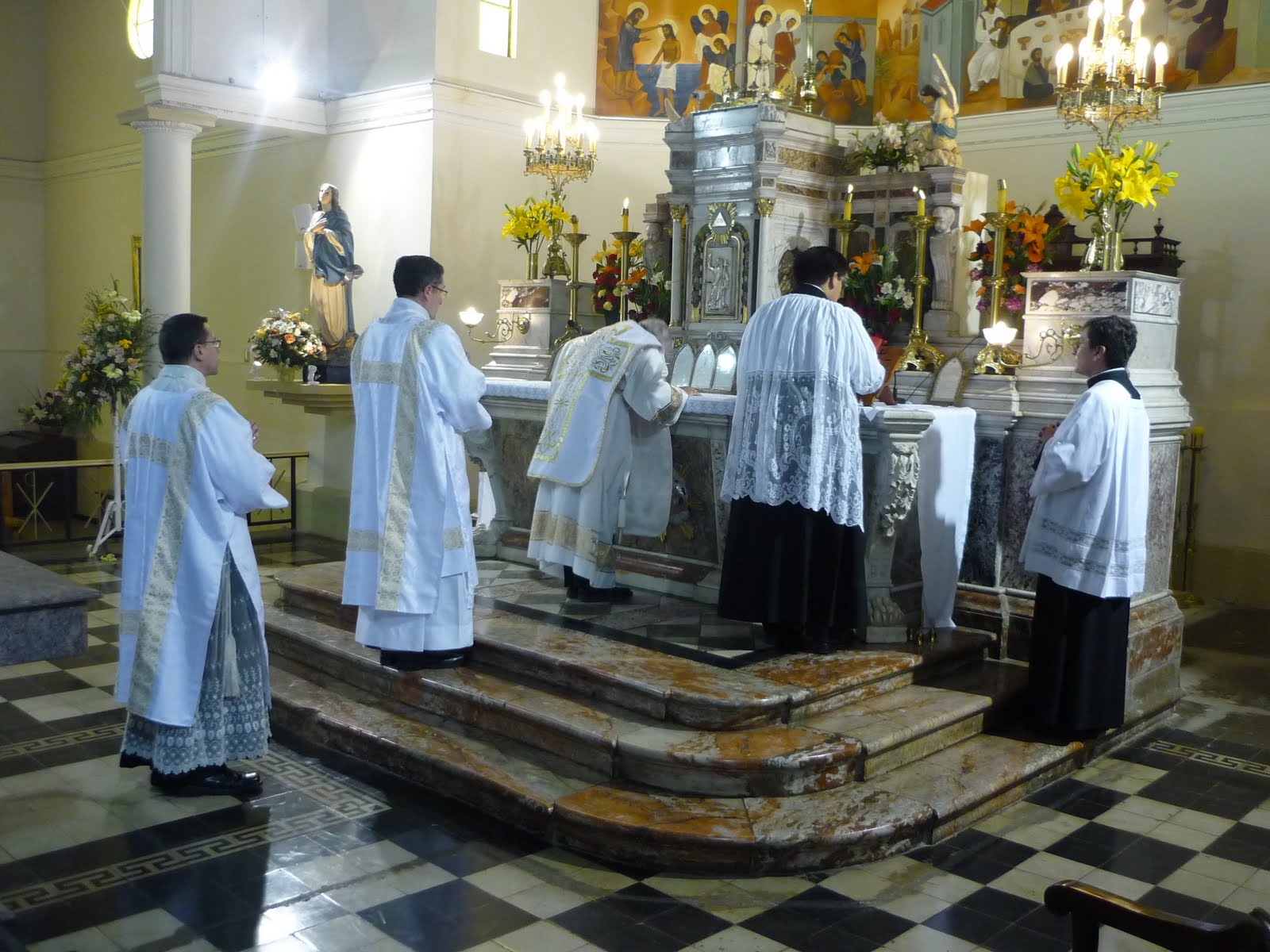 CATHOLICVS: La Santa Misa tradicional a través de imágenes tomadas en ...