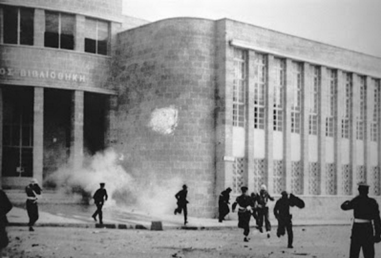 ΛΕΥΤΕΡΙΑ: ΣΤΗΝ ΚΥΠΡΟ ΣΑΝ ΣΗΜΕΡΑ ΤΟ 1957 ΟΙ ΜΑΘΗΤΕΣ ΤΟΥ ΠΑΓΚΥΠΡΙΟΥ ...