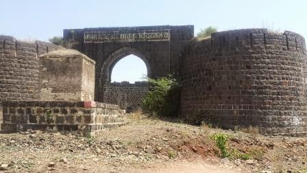 Sphoot Lekhan: Fort with 19 tower's "buruj" .. Mahadji Shinde's Rajwada ...
