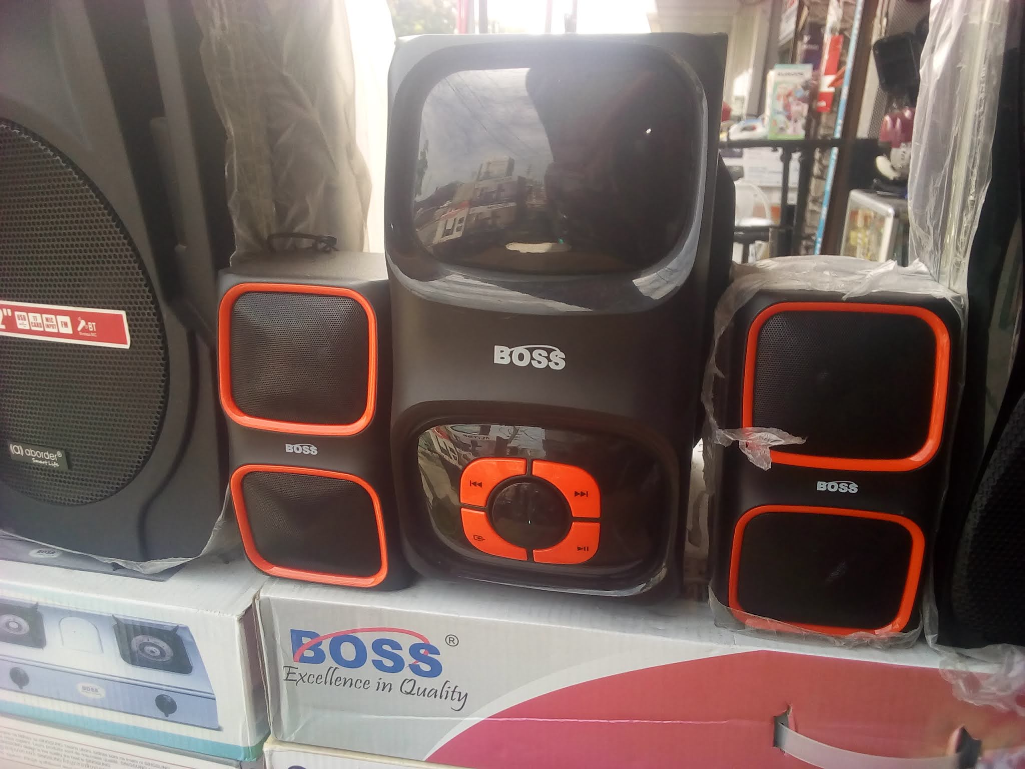 BOSS SABUFA SAIZI YA KATI TSH 128000