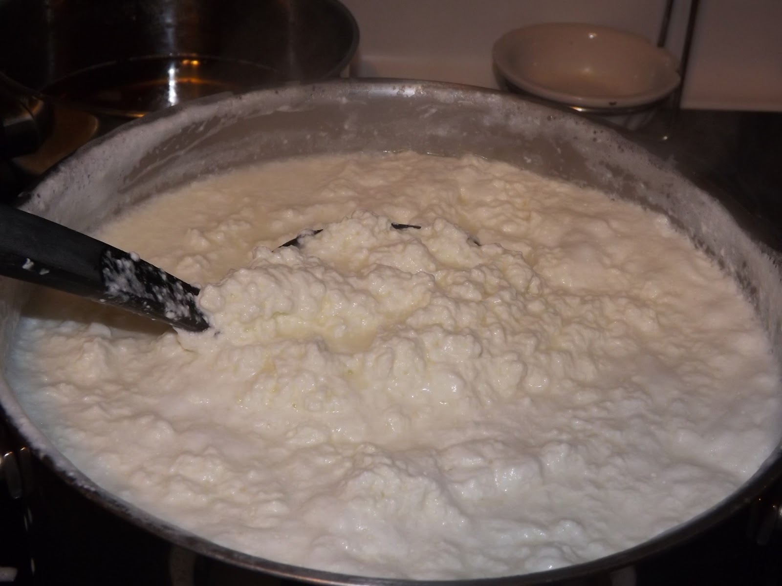 FoodThoughtsOfaChefWannabe: Homemade Ricotta Cheese