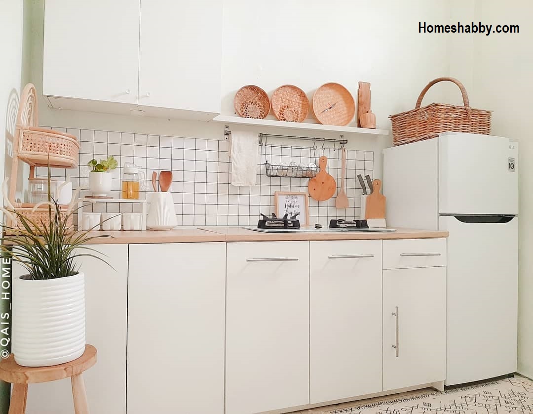7 Model Desain Kitchen Set Serba Putih, Dapur Terlihat Bersih dan ...