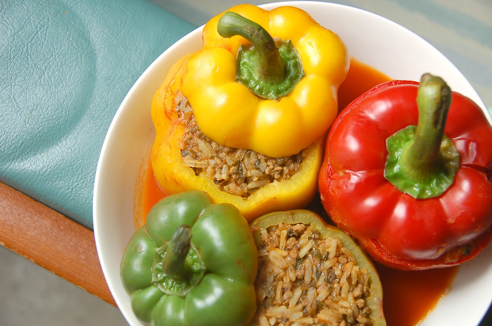 Dolmeh Felfel (Stuffed Capsicum)