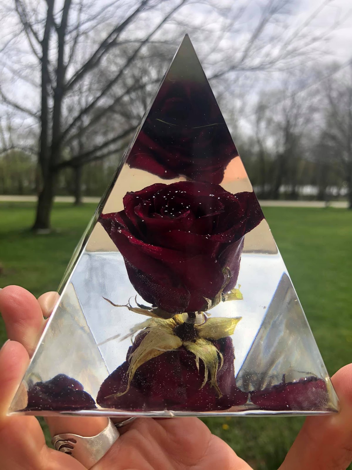 How to Make Resin and Flower Paperweight Keepsakes