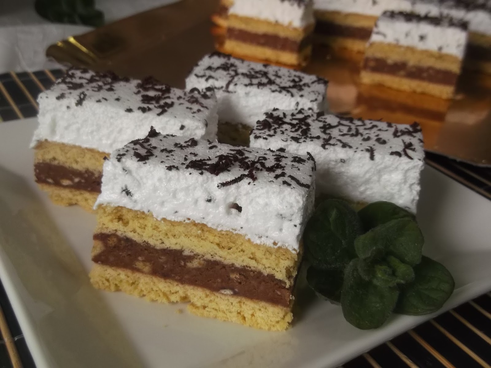 Hellena ...din bucataria mea...: Prajitura Daniela (Katy)