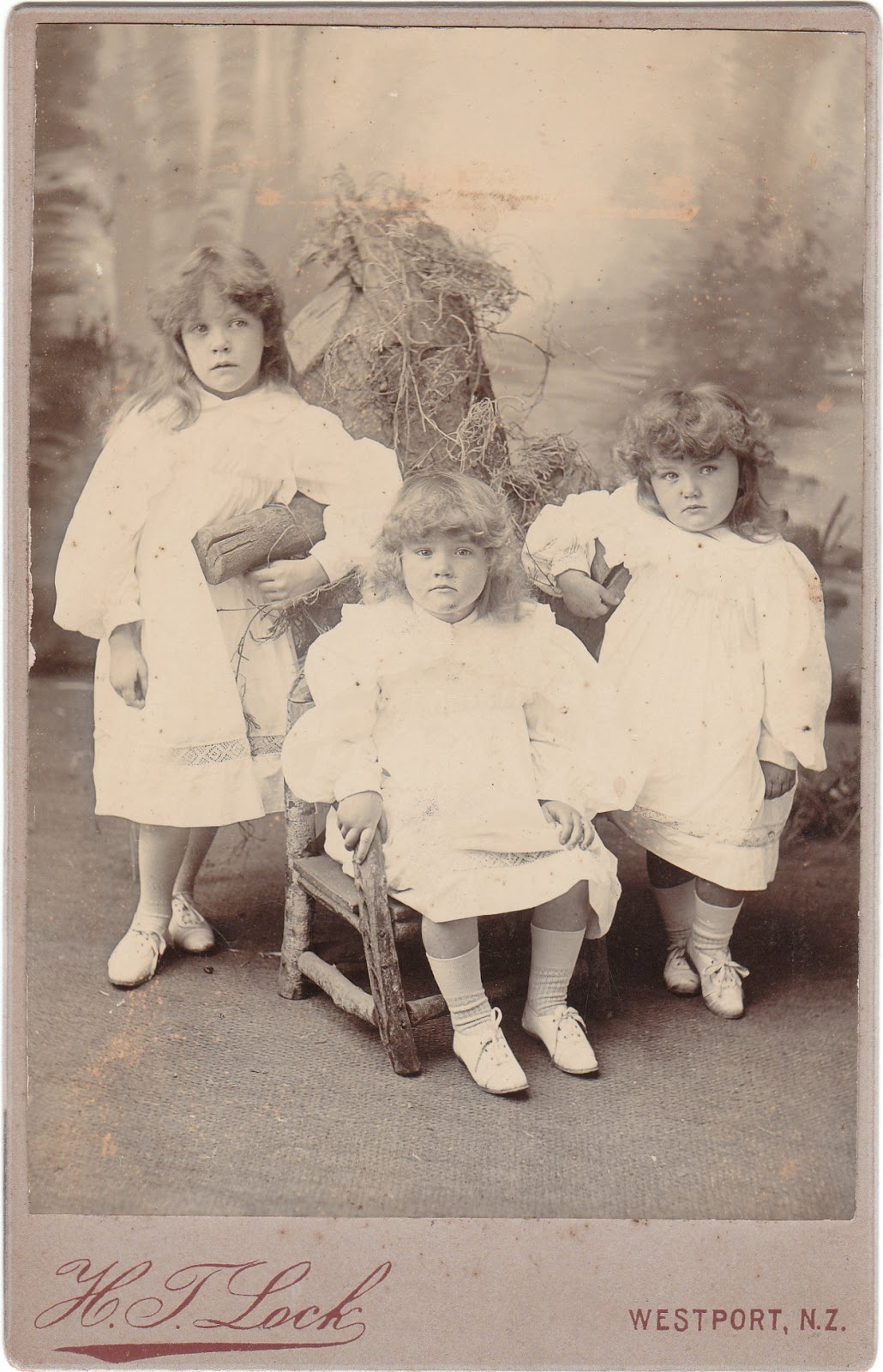 Early New Zealand Photographers: LOCK, Henry Thomas