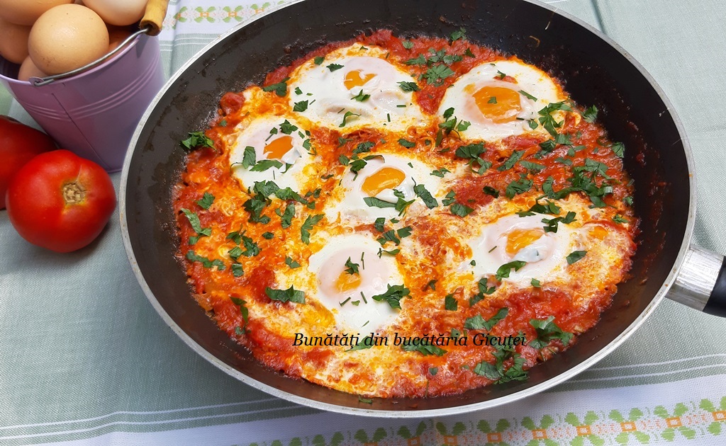 Oua in sos de rosii - Bunătăți din bucătăria Gicuței
