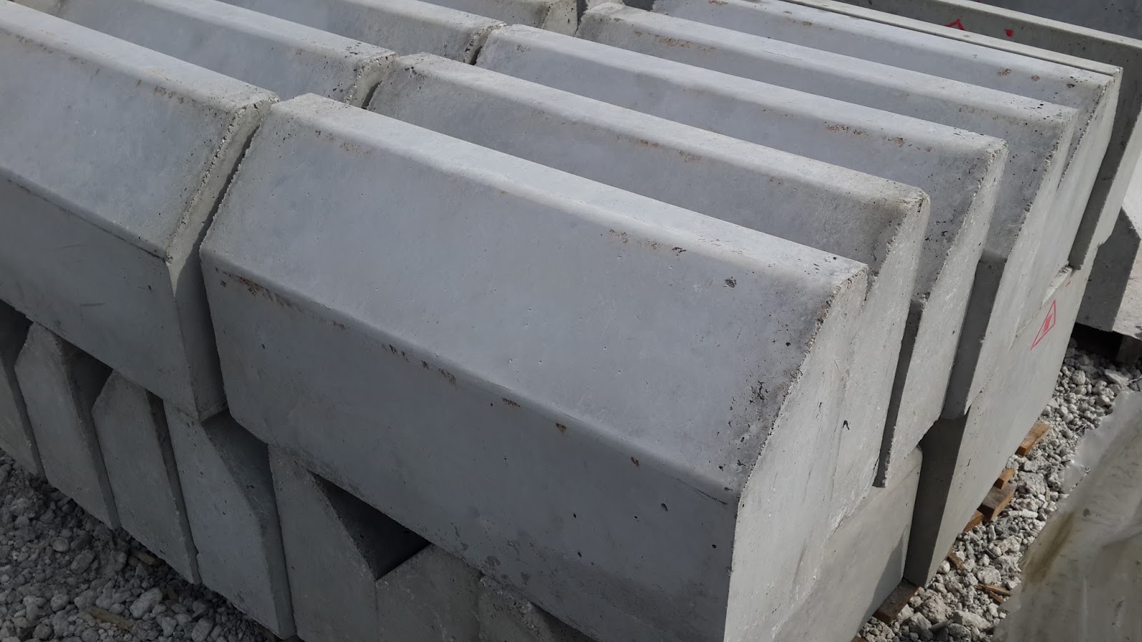 PRECAST ROAD KERB - C & G UNITED TRADING: 2016