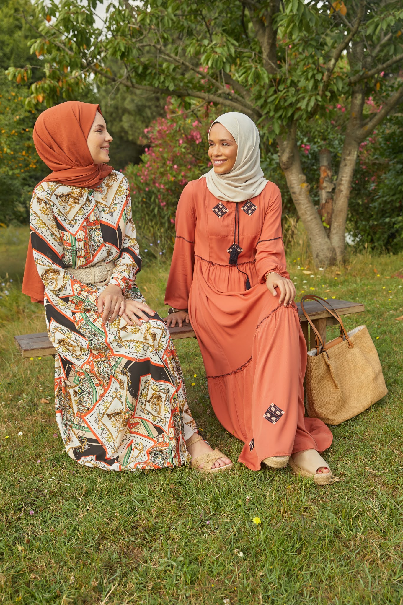 Modanisa.com Kini Tiba di Malaysia - Enchanted Life Begins