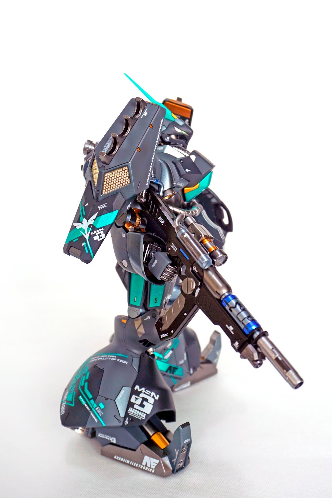 Custom Build: RE 1/100 Jadg Doga "The Owl"