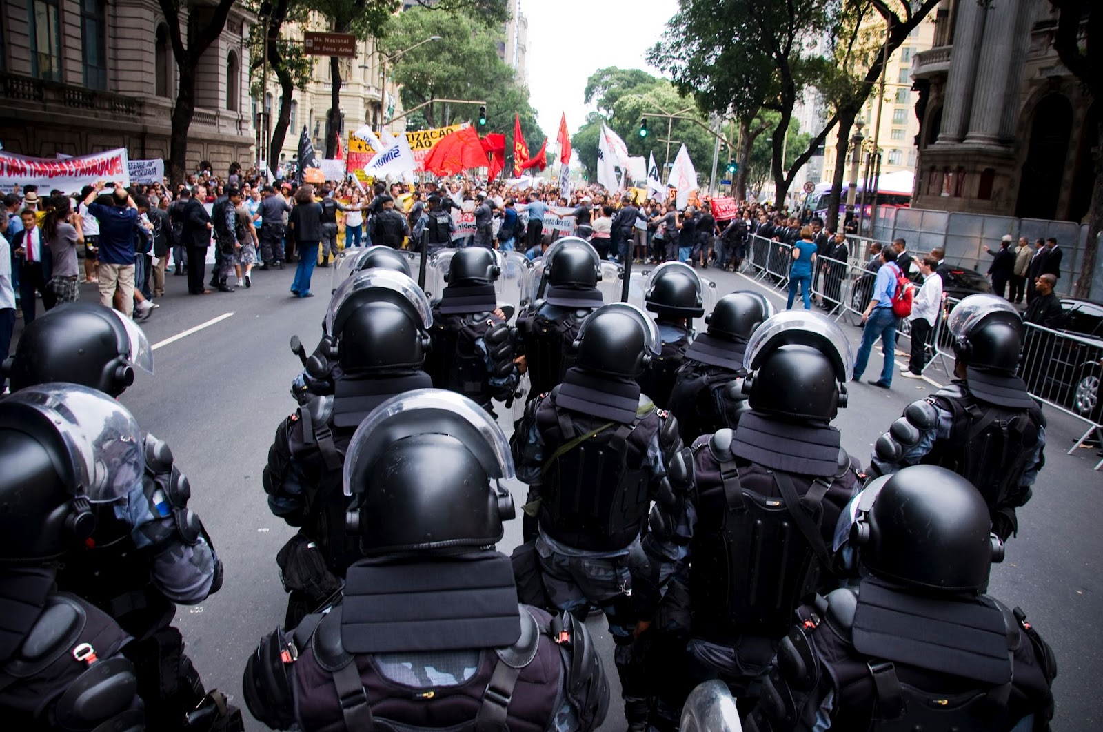 Brazilian crowd control police - "Tropa De Choque" [350x500] : r ...