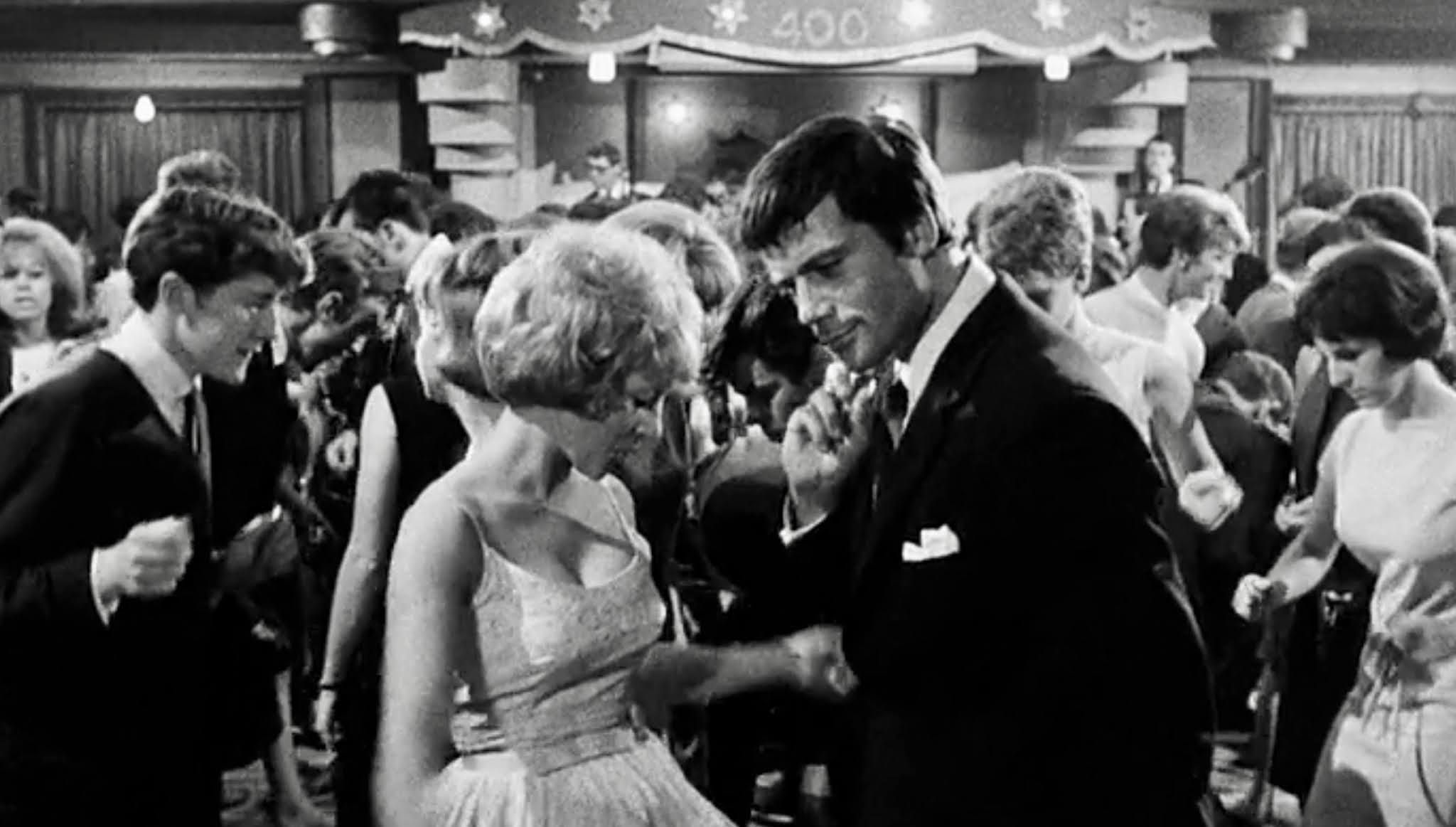 cult film freak: MICHAEL WINNER DIRECTS OLIVER REED RUNNING 'THE SYSTEM'