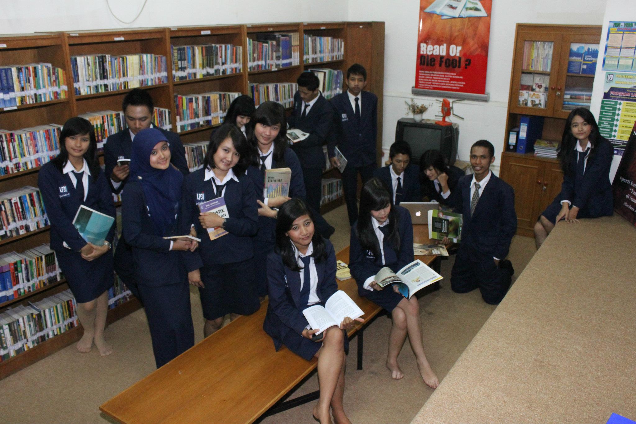 Politeknik LP3I Bandung Membutuhkan Pustakawan. Yukkkks Lamar ...