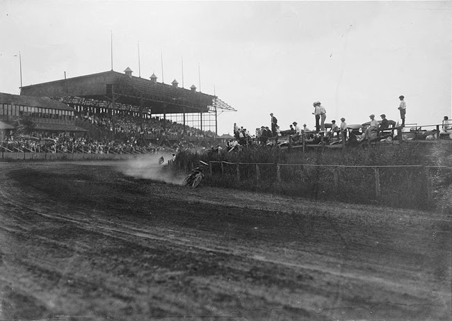 Racing in the Capitol City ~ Riding Vintage