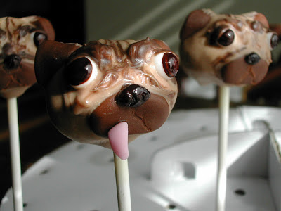 Mini Cakes by Mini Marge: Pug Pops!