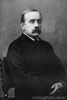 Complejo Lambda: Henry Moseley