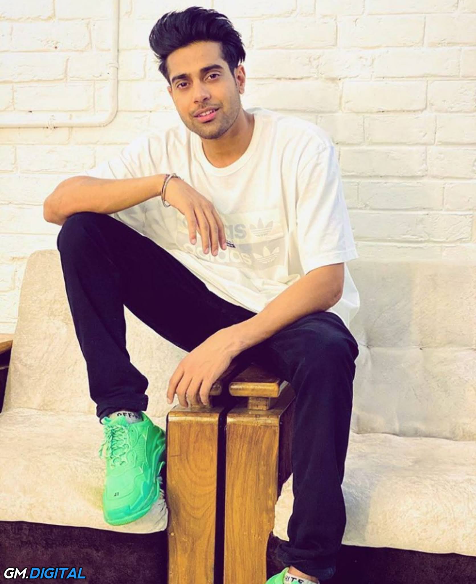 PB_MUZIC: Guri New Pic