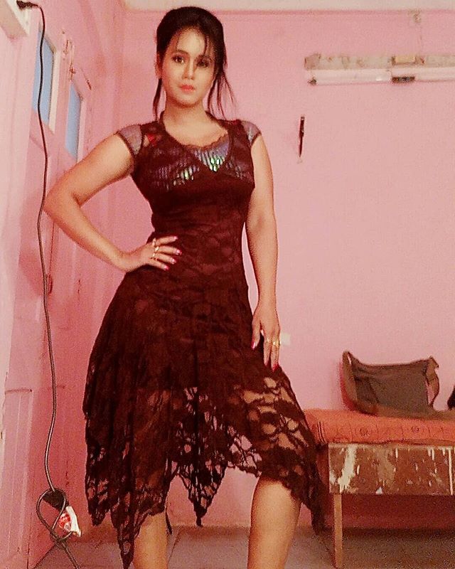 Gunjan Pant Pictures, Wallpaper, Image Gallery, Bold and Beautiful ...