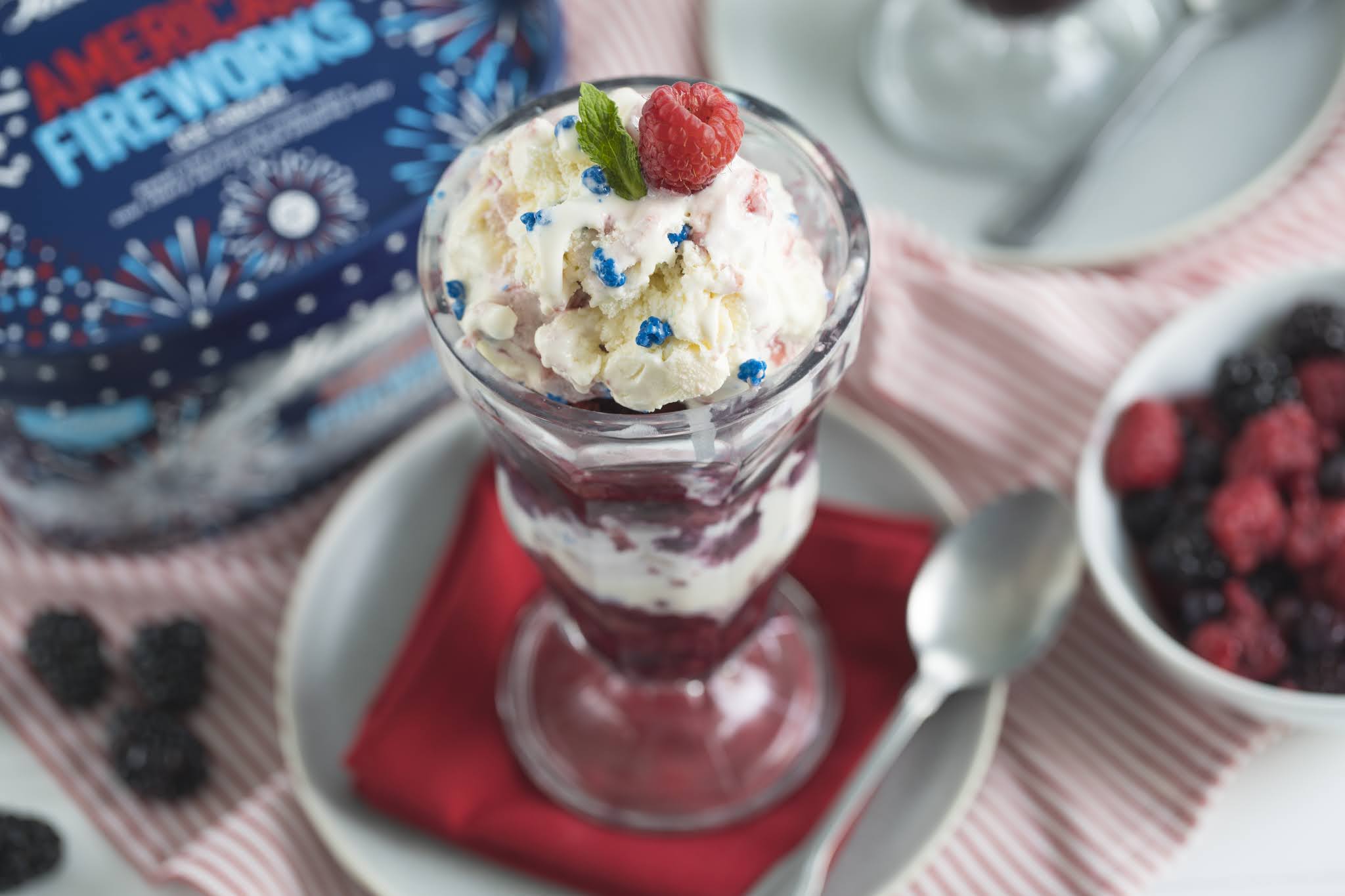 Kylee's Kitchen: Red Velvet Cobbler Sundaes