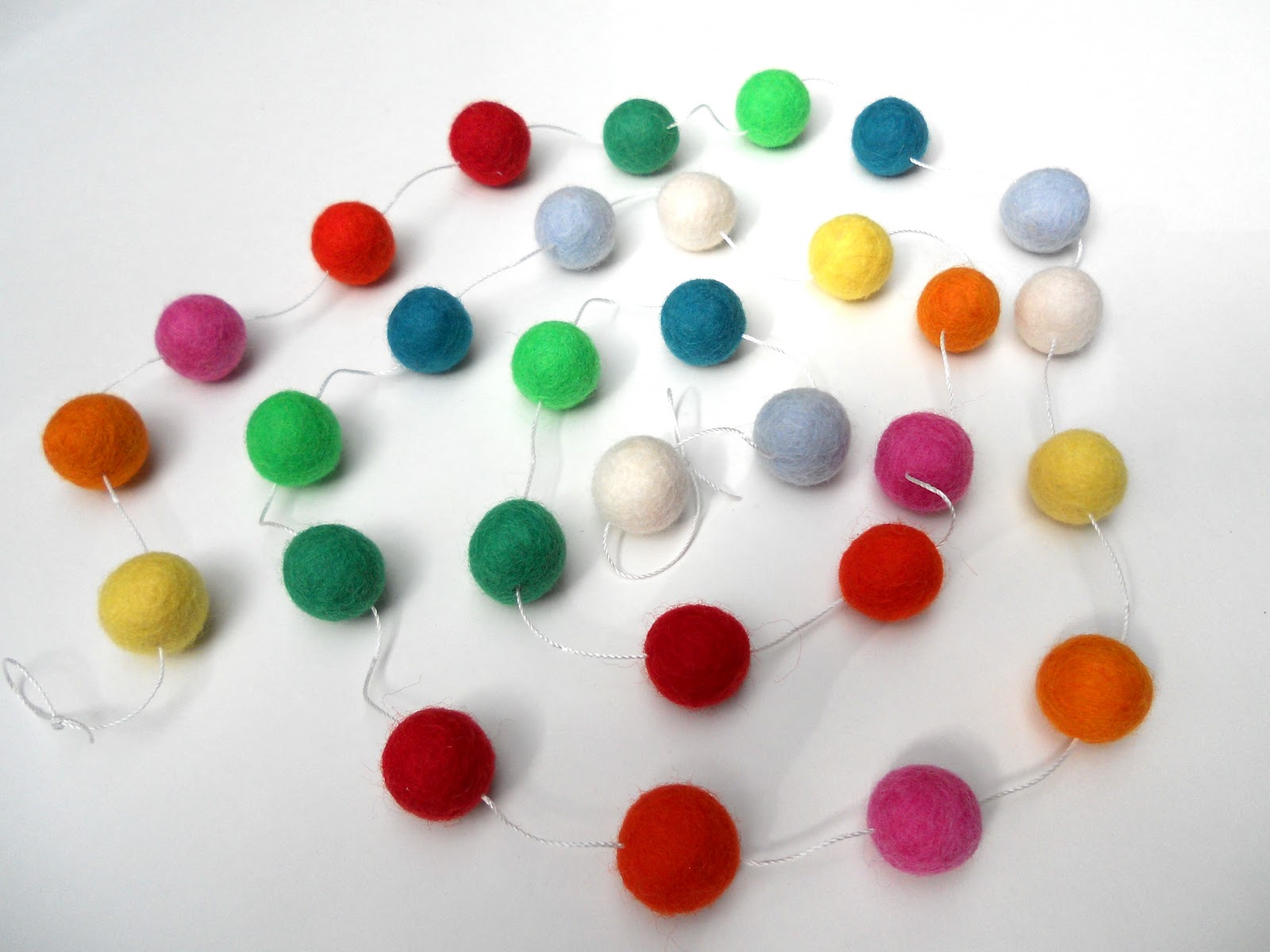 The Fickle Felt Tree: Felt Ball Garland Tutorial