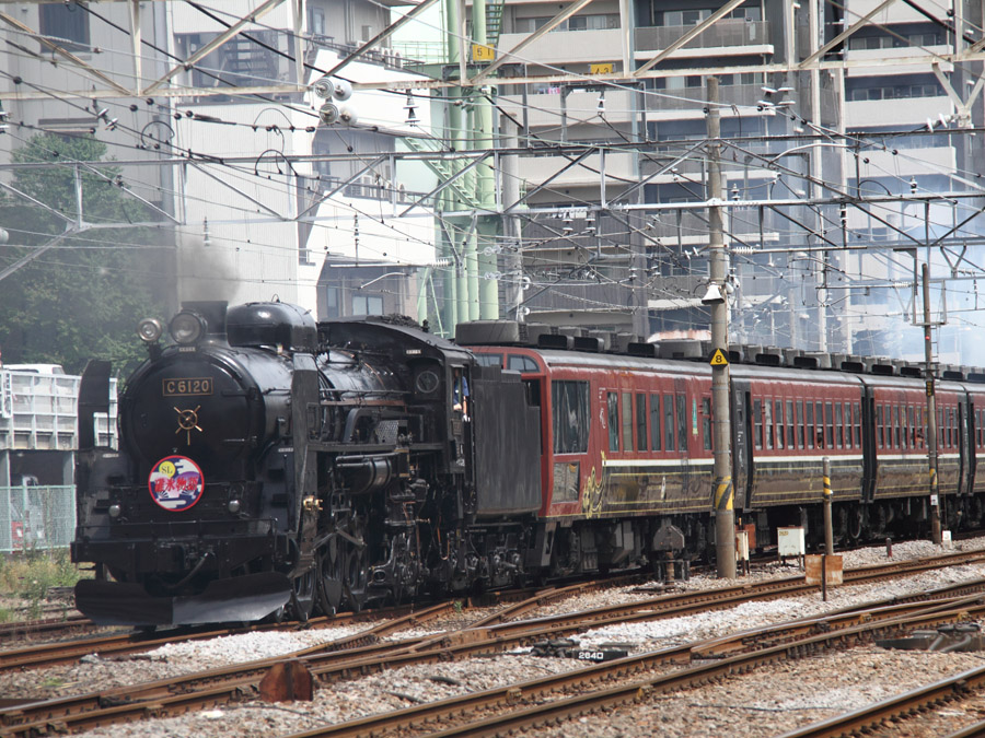 撮り鉄人生録+α: くっ付いているC6120の「SL碓氷物語」号