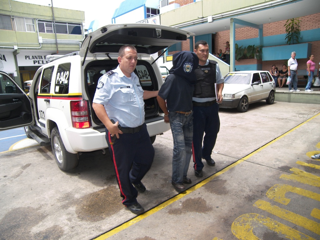 POLICIA DEL TACHIRA: A la cárcel presunto “buhonero” de la droga cuando ... POLICIA DEL TACHIRA: A la cárcel presunto “buhonero” de la droga cuando ...