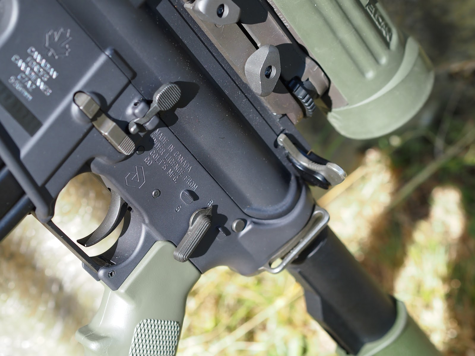 Mister Donut's Firearms Blog: Painted my Colt Canada C8IUR CANSOFCOM clone