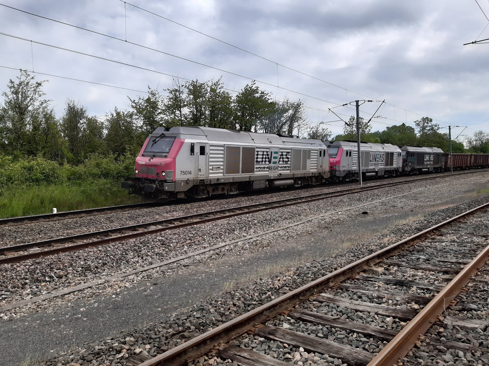LA PASSION DU TRAIN: 3 BB 75000 LINEAS à Chalindrey