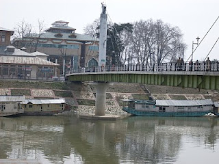 CHINAR SHADE : BRIDGES OVER RIVER VITASTA /JHELUM IN SRINAGAR CITY