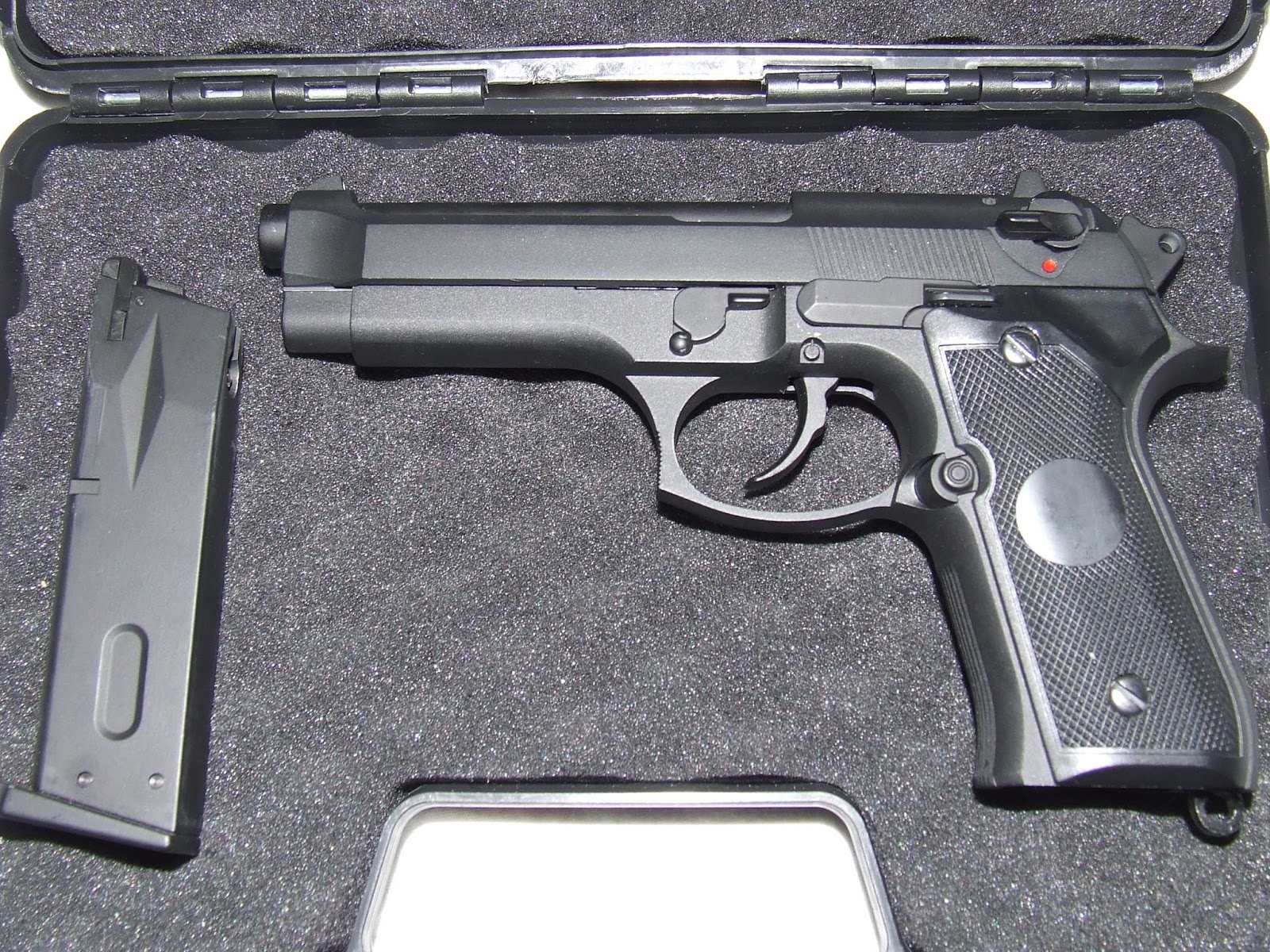 Blogdearmas: Pistola Beretta M9