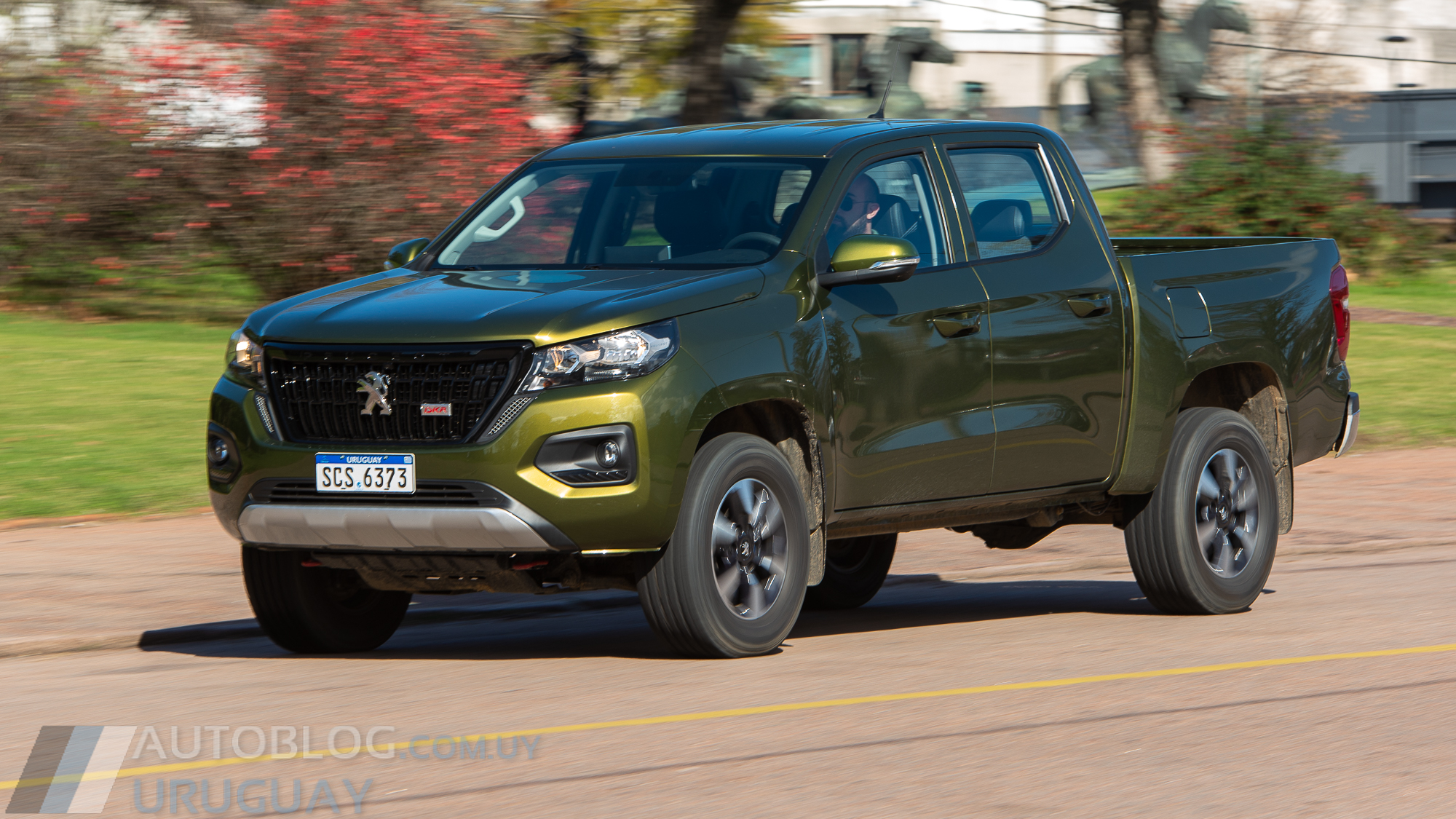 Prueba doble: Peugeot Landtrek 2.4 Turbo Active 4x2 BVM6 y 1.9 Turbo ...