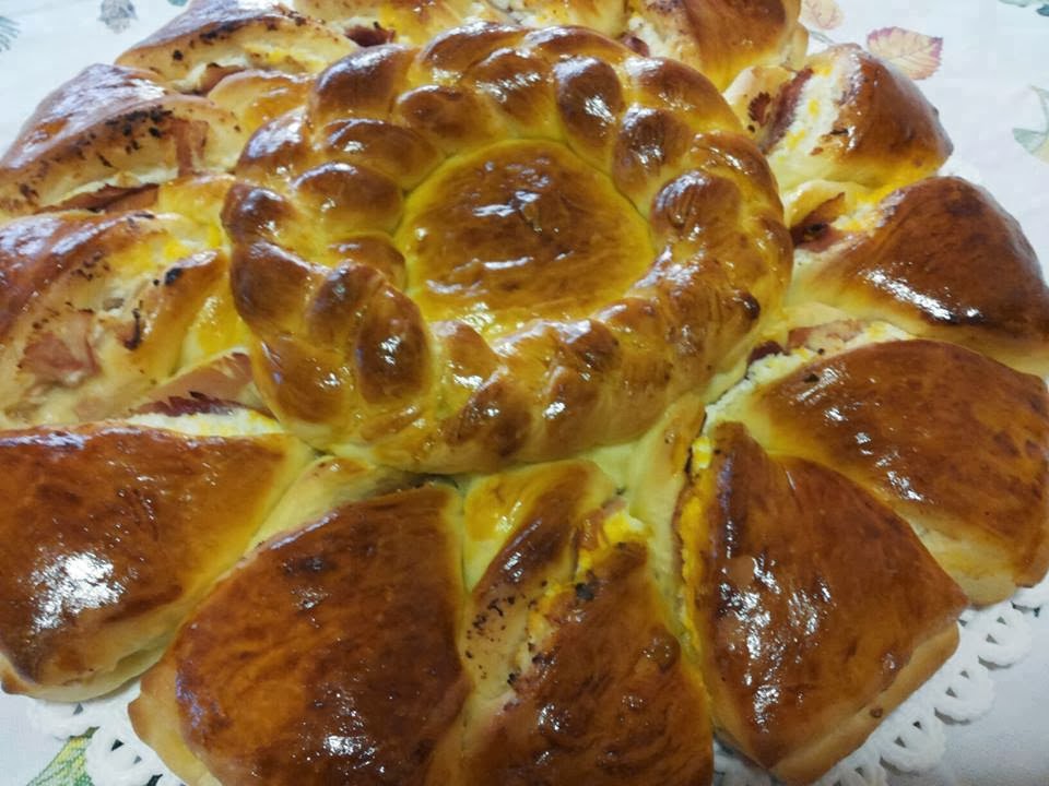 KuzhinaIme.al: Byrek lule i mbushur me proshute dhe gjize ( Receta nga ...