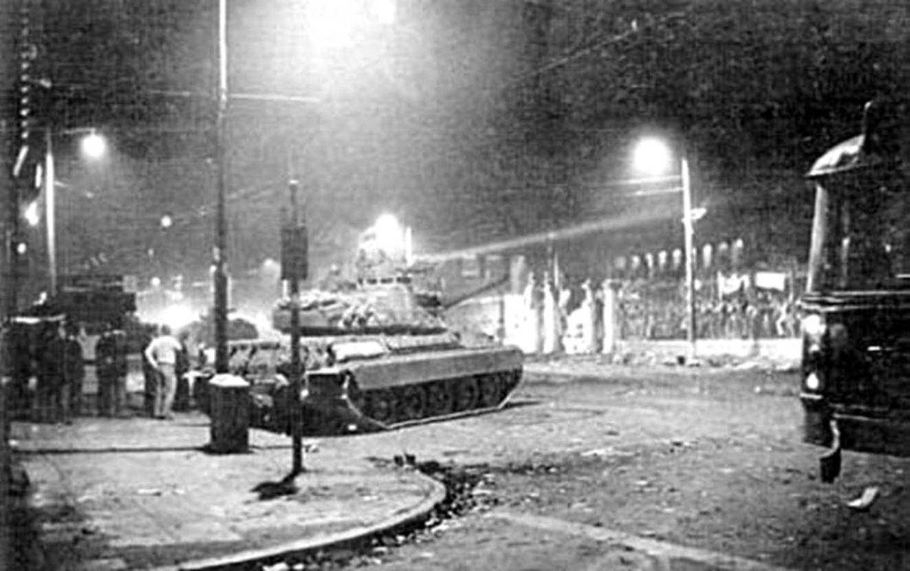η ΣΤ΄ και... ψηφιακά!: Πολυτεχνείο 1973: Μικρό εικονογραφημένο χρονικό