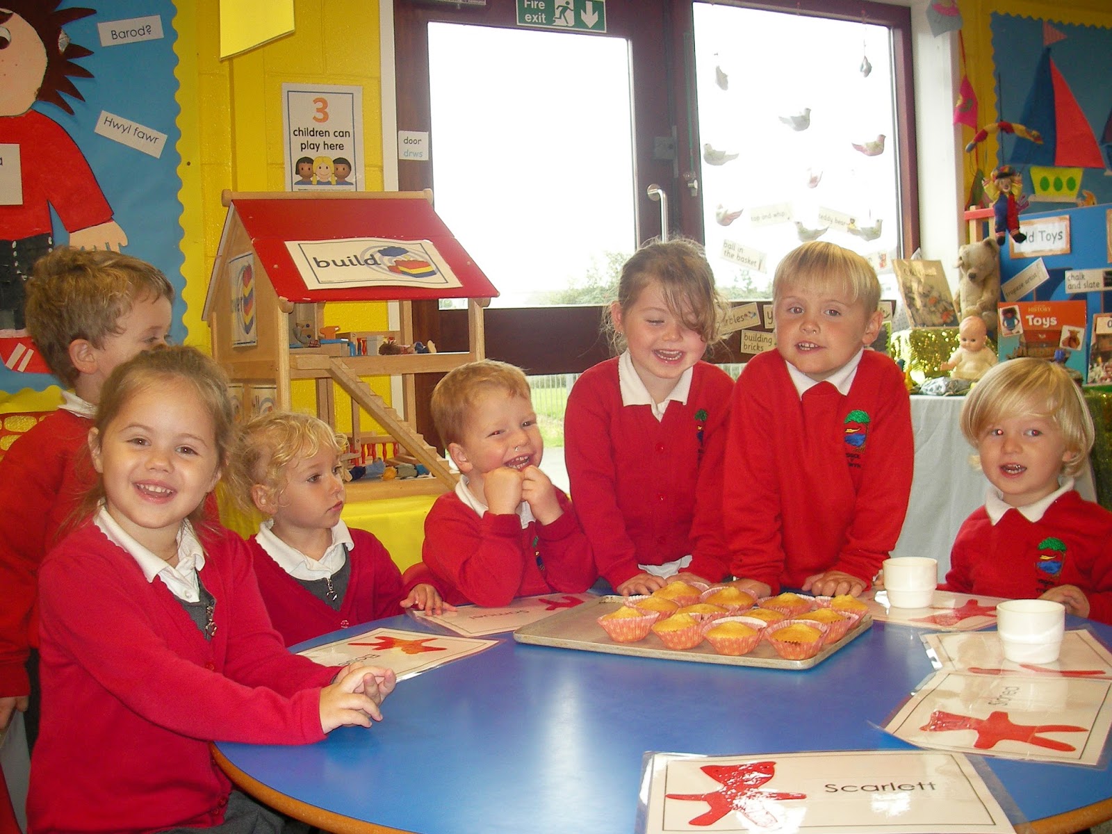 Ysgol Y Tywyn: Bore Coffi Mwya'r Byd / World's Biggest Coffee Morning