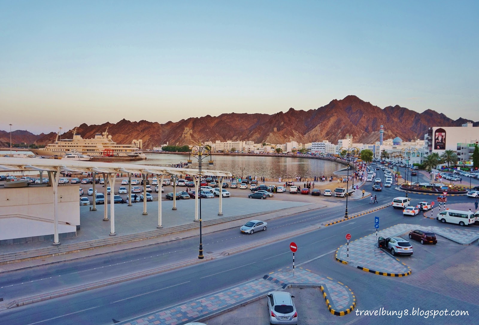 [OMAN] Muscat - Muttrah Souq, Fort and Corniche | Travel Bunny