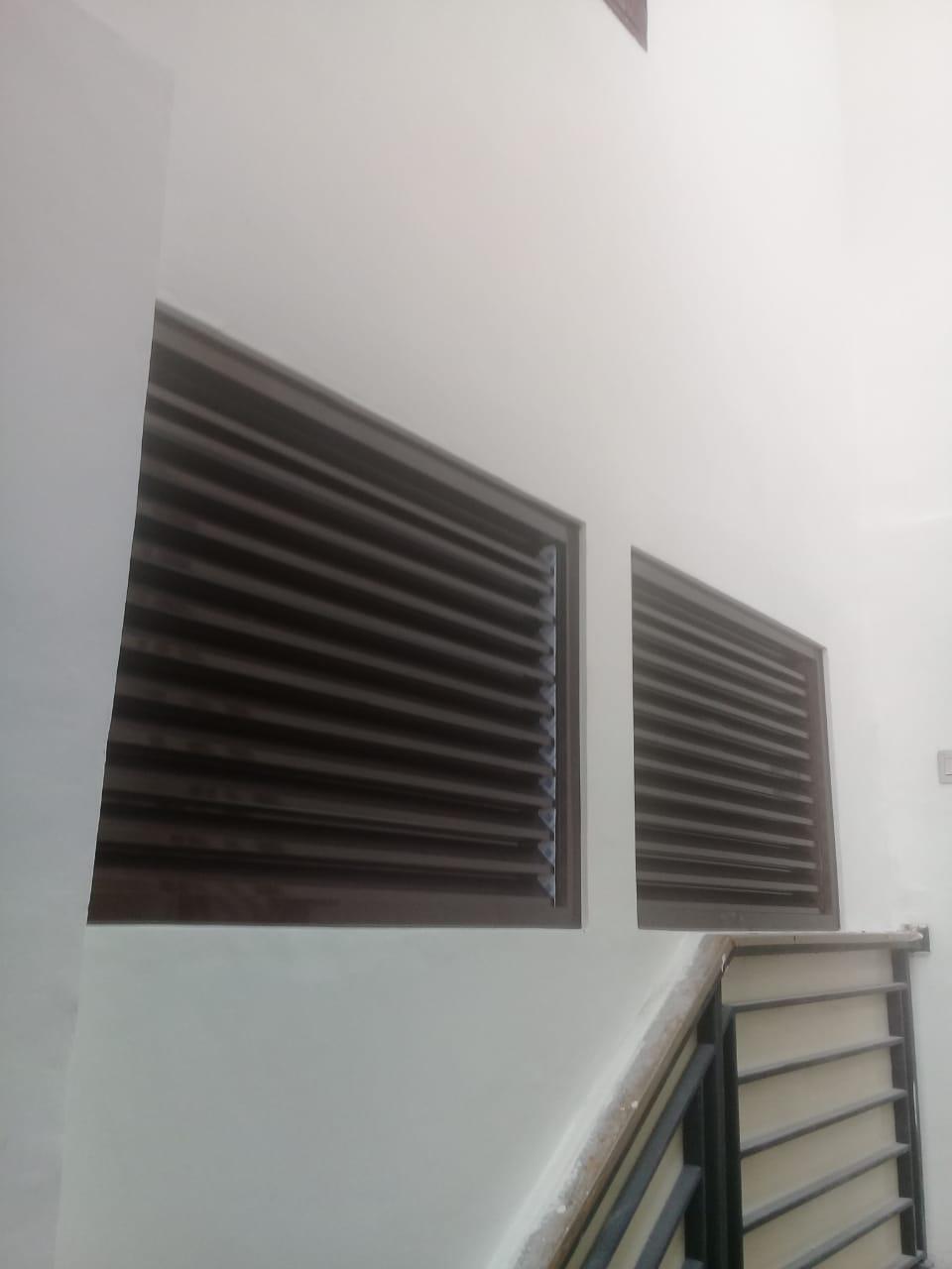 UTAMA ALUMINIUM DAN KACA: Kusen jalusi aluminium