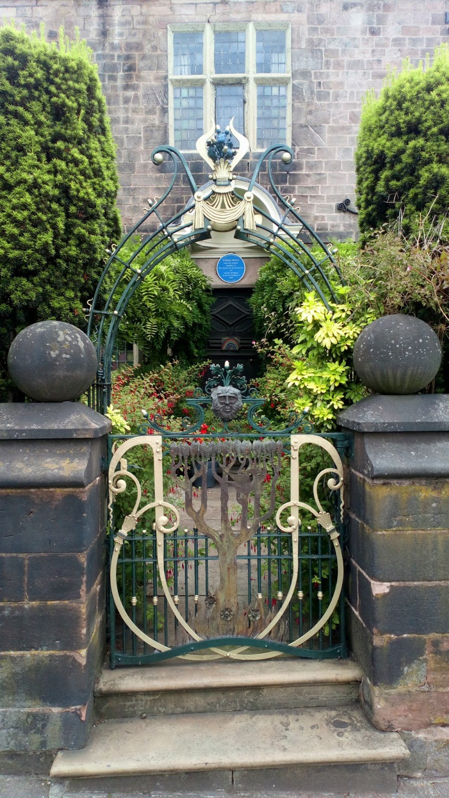 A Heraldry Addict's Weblog: Leek's Civic Heraldry (and the finest ...