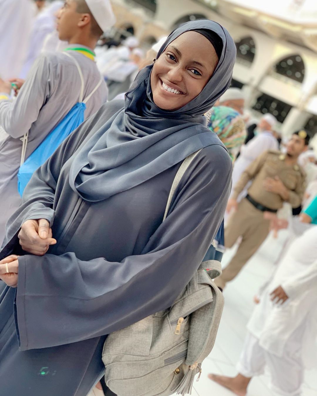 Kalli Zafaffan Hotunan Fati Washa A Kasa Mai Tsarki Tana yiwa Ilahirin ...