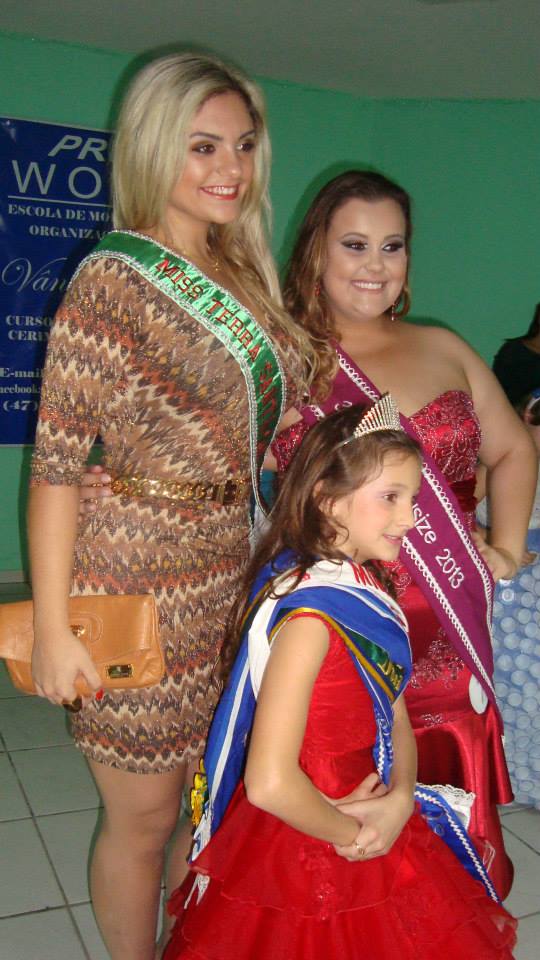 FERNANDA REBELO - Atriz e Modelo Mirim: junho 2013